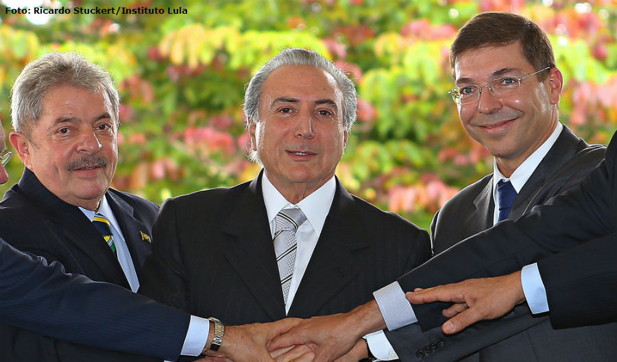 Lula e líderes do PMDB se reúnem